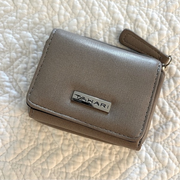 Tahari | Bags | Tahari Wallet | Poshmark